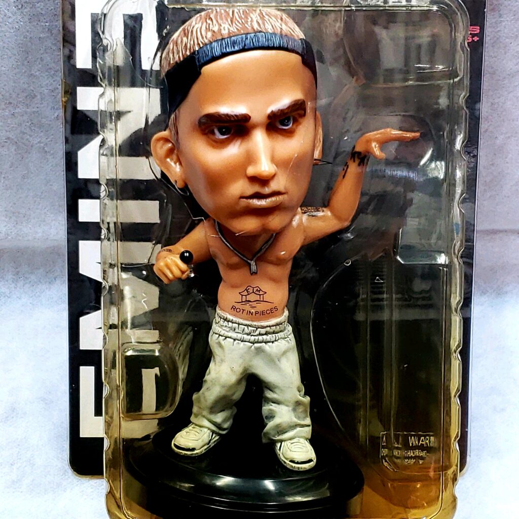 EMINEM FIGURE | MILO STYLE
